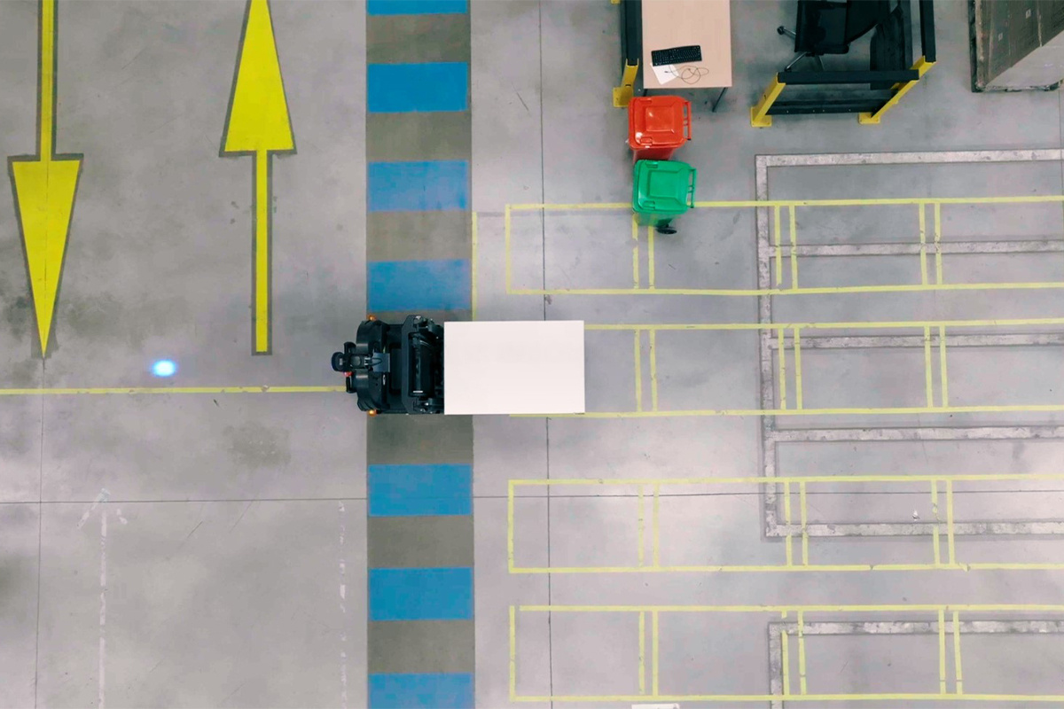 LOWY, Robotic Stacker, AGV/AMR | BALYO