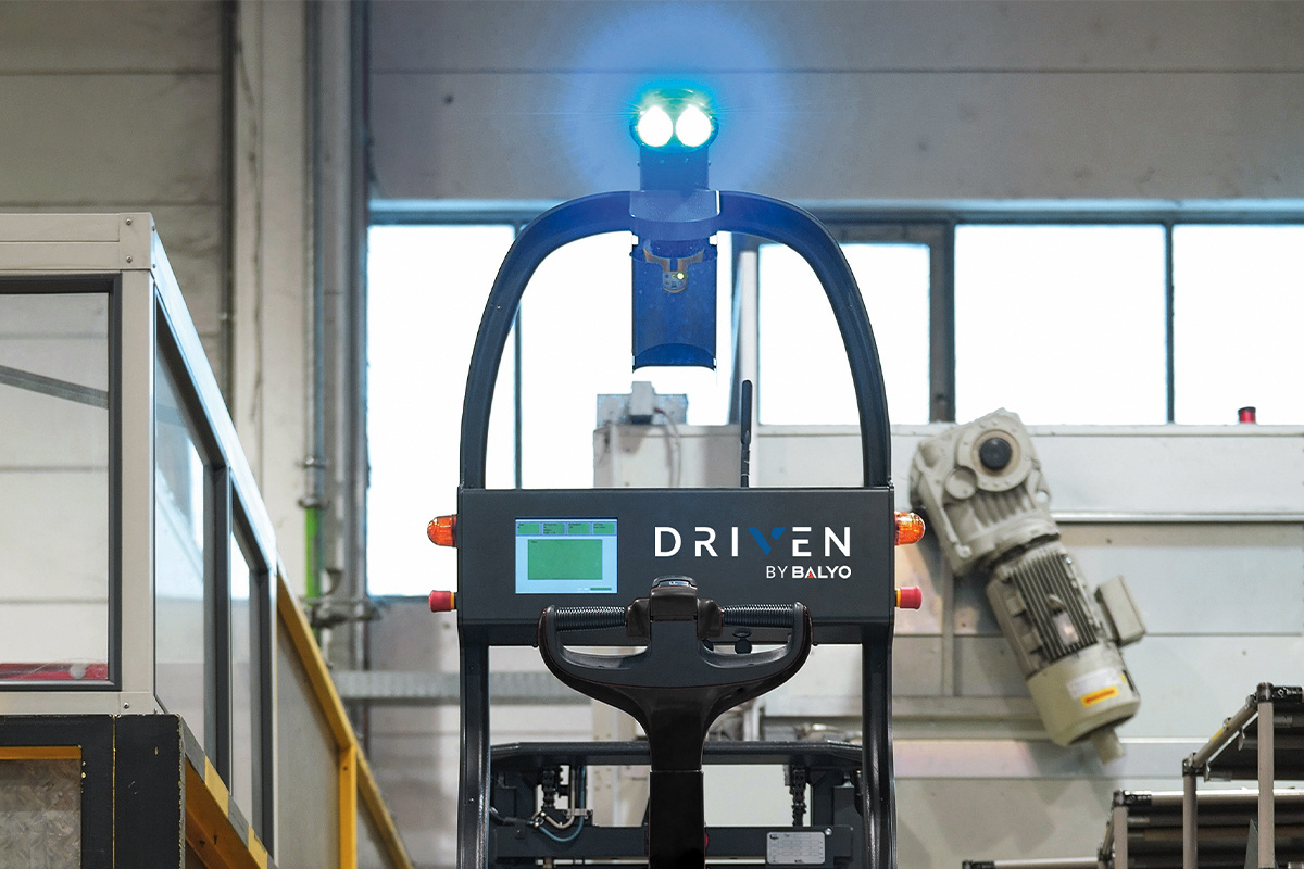 LOWY HD, Robotic Heavy Duty Stacker, AGV/AMR | BALYO