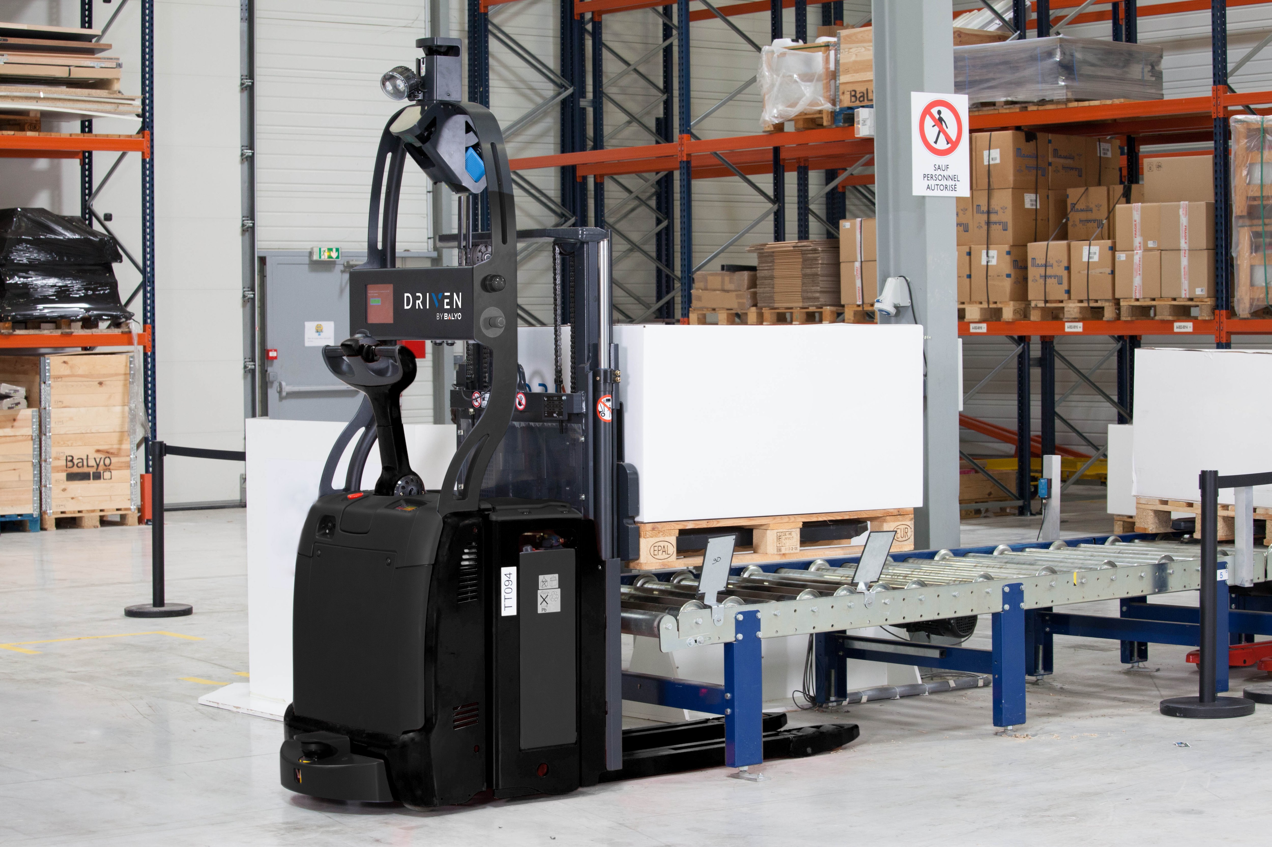 LOWY, Robotic Stacker, AGV/AMR | BALYO