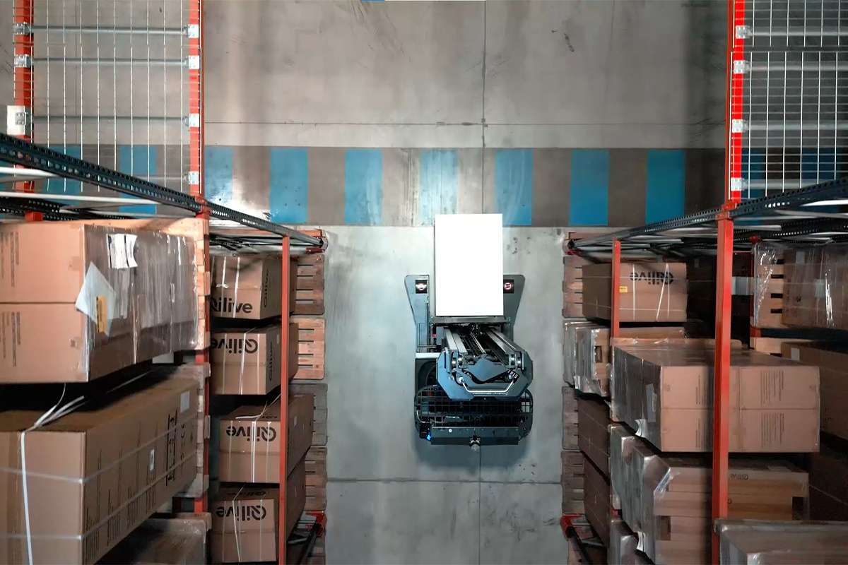REACHY, Robotic Reach Forklift, AGV/AMR | BALYO