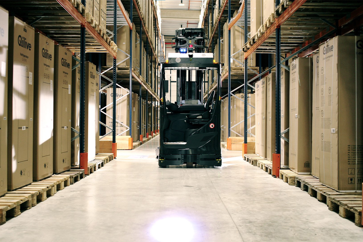 REACHY, Robotic Reach Forklift, AGV/AMR | BALYO