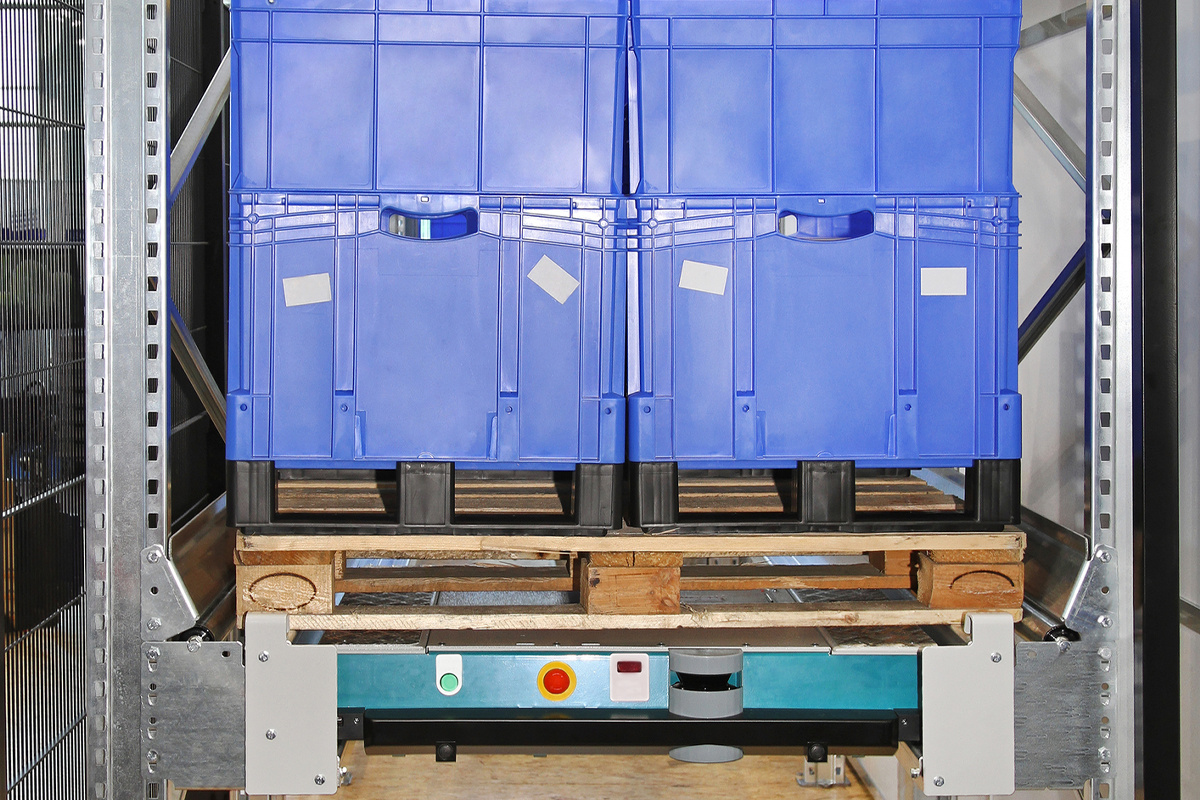 VEENY, Robotic VNA Turret Truck, AGV/AMR | BALYO