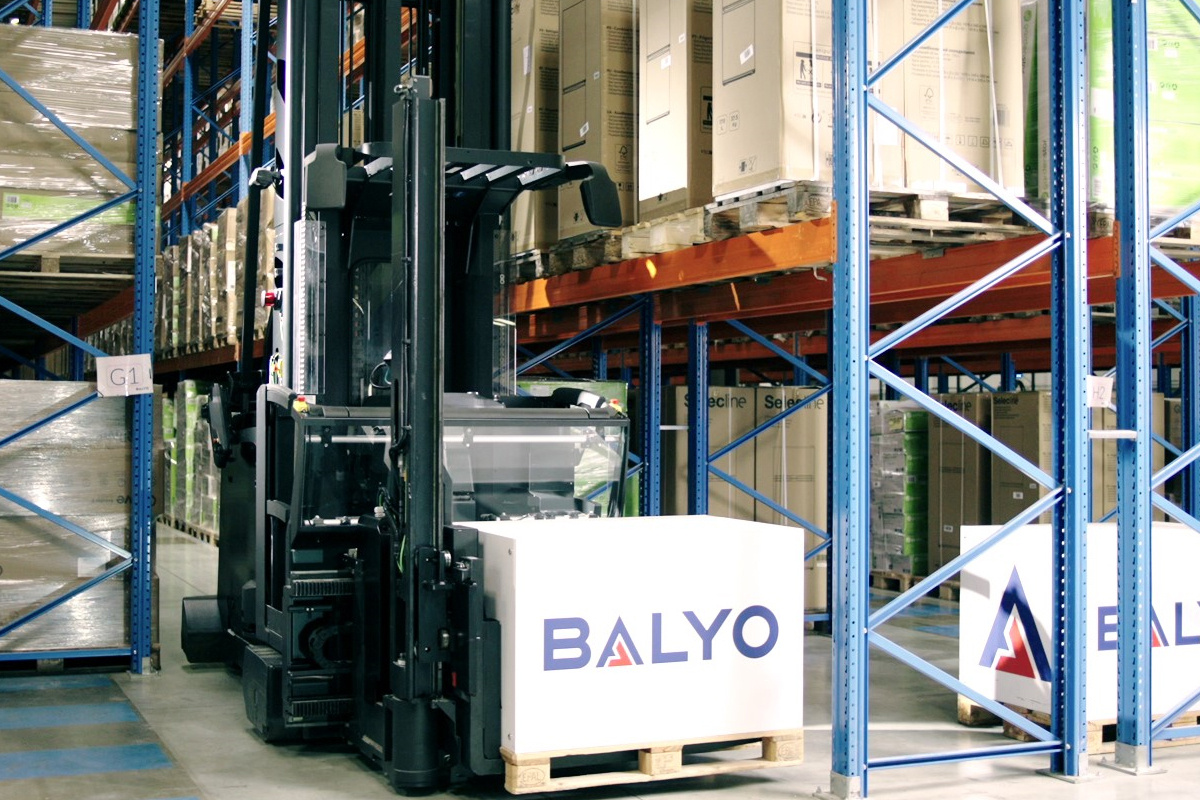 VEENY, Robotic VNA Turret Truck, AGV/AMR | BALYO