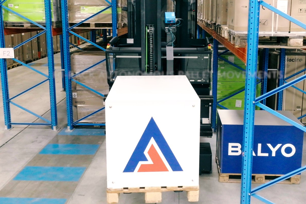 VEENY, Robotic VNA Turret Truck, AGV/AMR | BALYO