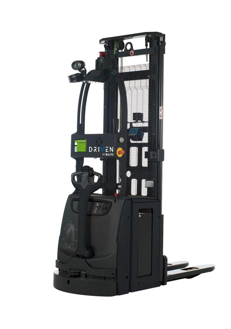 Automated pallet transfer with robots (AGV-AMR) | BALYO